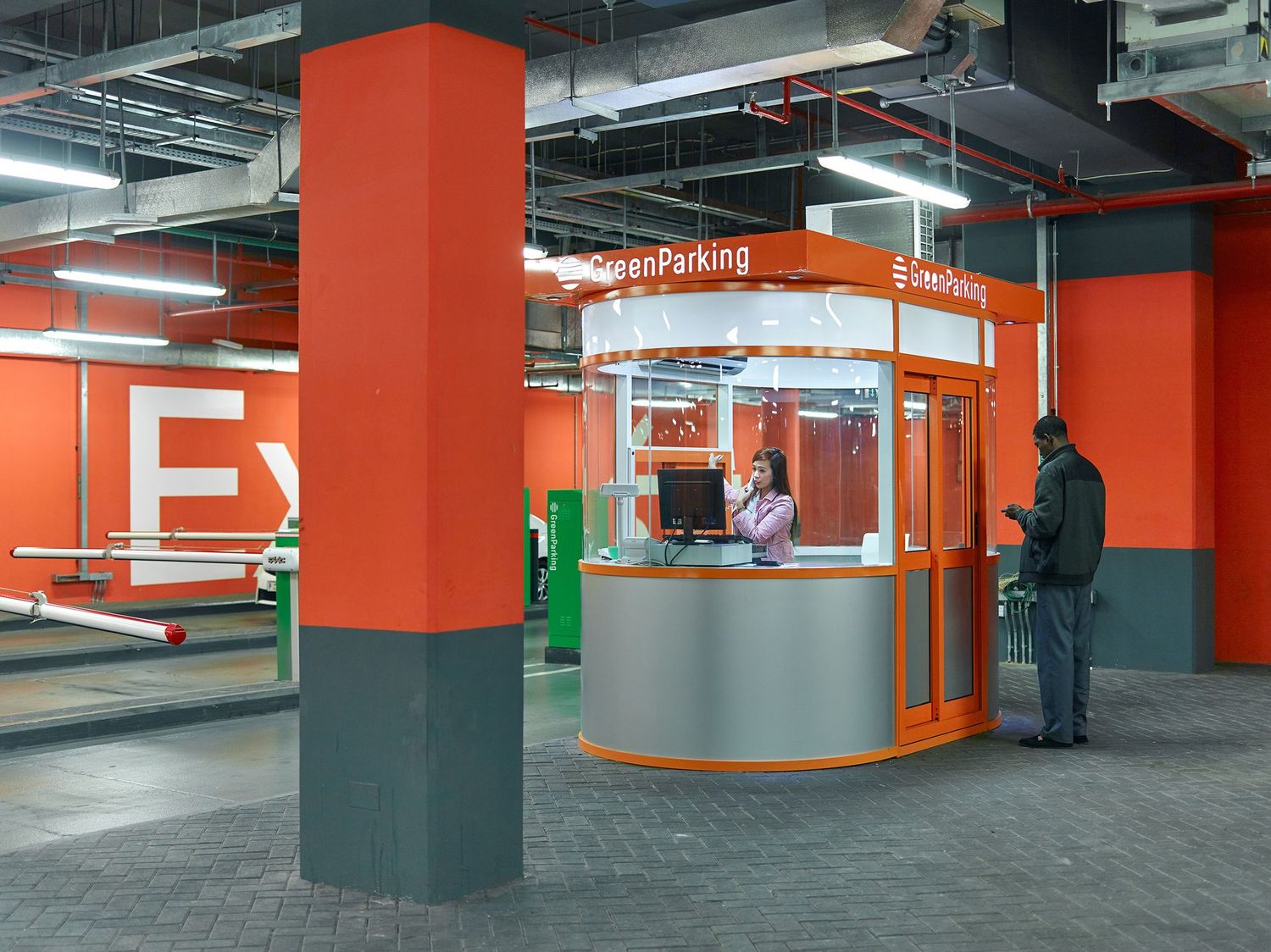 The Edge - Photographs and text by Philip Cheung | LensCulture