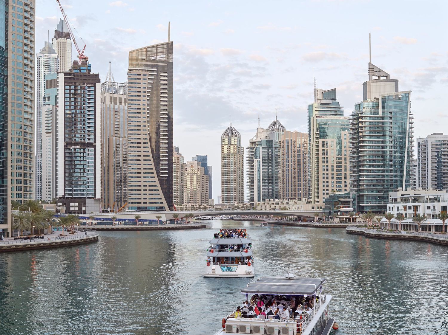 The Edge - Photographs and text by Philip Cheung | LensCulture