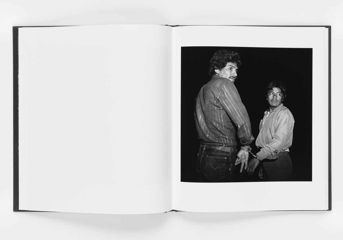Midnight La Frontera - Photographs by Ken Light | Book review by ...