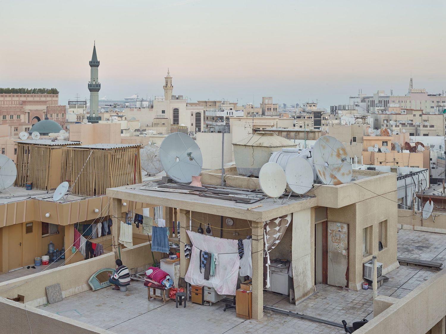 The Edge - Photographs and text by Philip Cheung | LensCulture