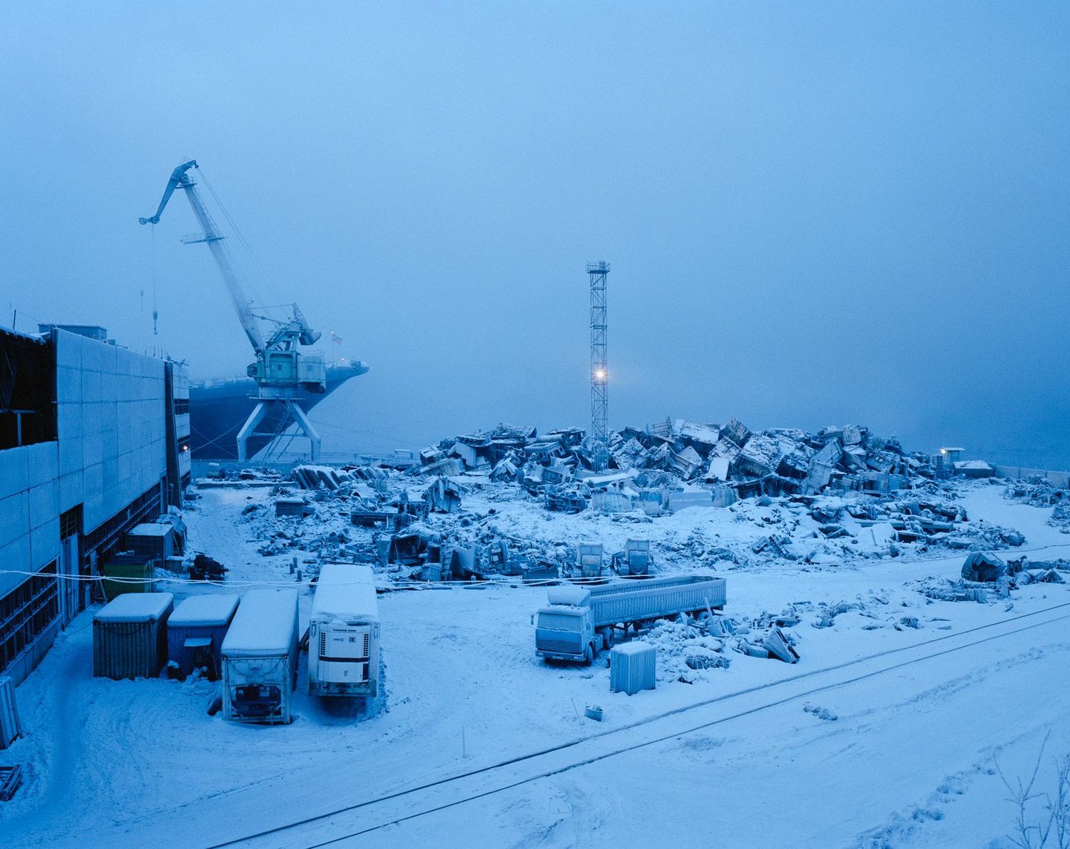 Polyarnye Nochi: Russia’s Polar Nights - Photographs by Simon Roberts ...