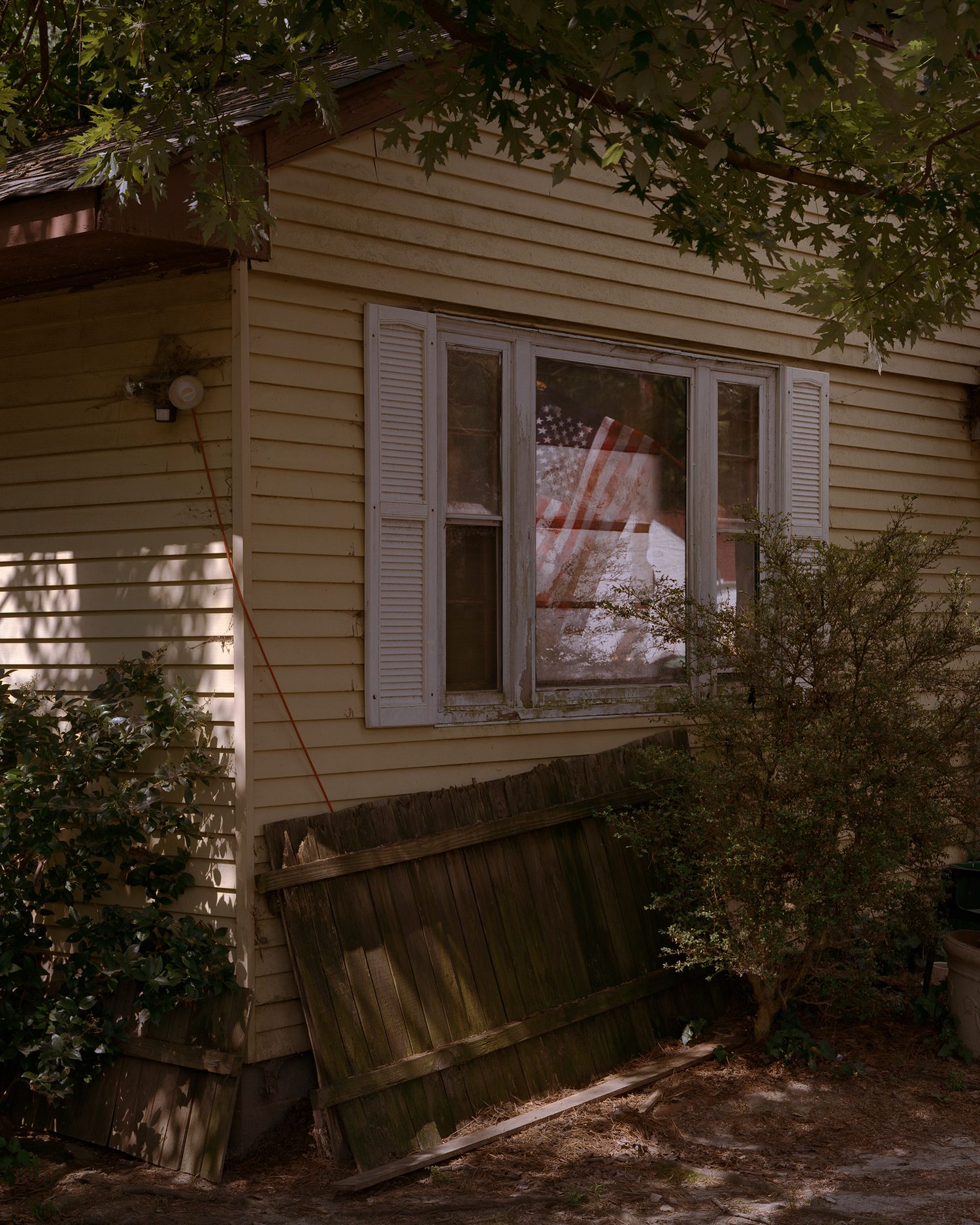 Lakeside - Photographs by Shane Rocheleau | Book review by Magali ...