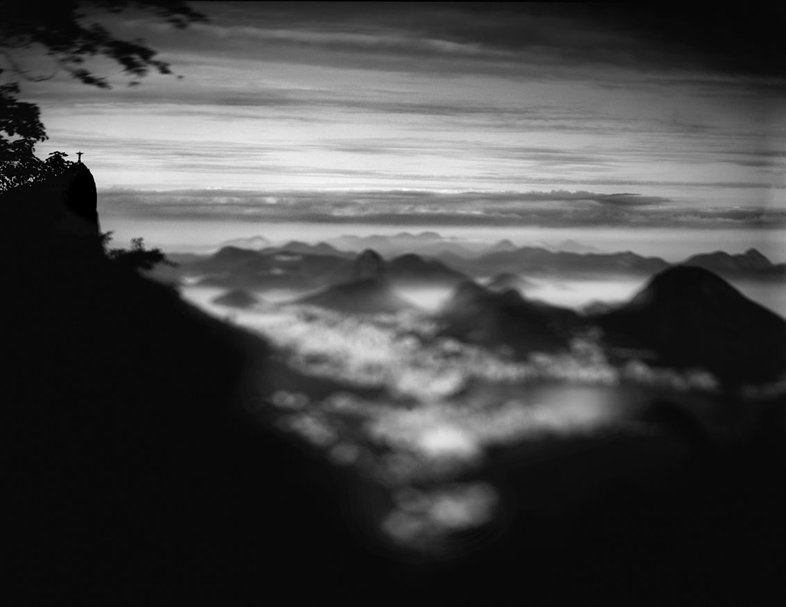 Rio Alone - Photographs and text by Claudio Edinger | LensCulture