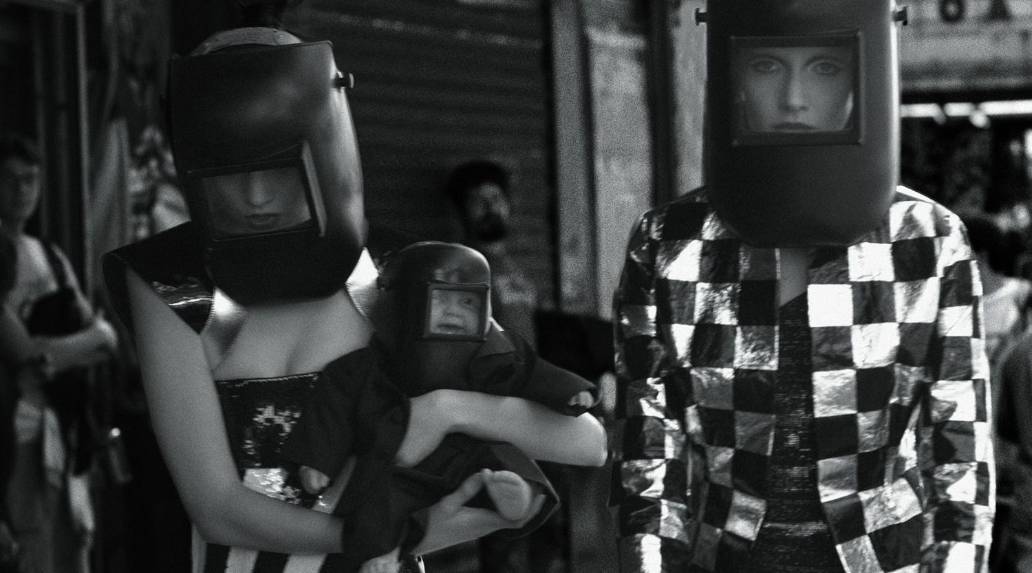 Fashion Photography: Seduction, Joy & Jolt - Photographs byPeter ...